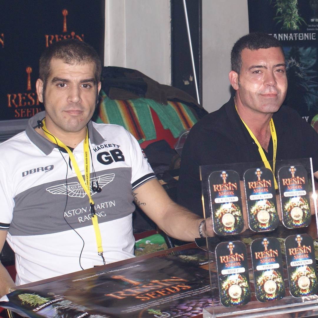 Resin seeds breeder. Seed bank info - GrowDiaries